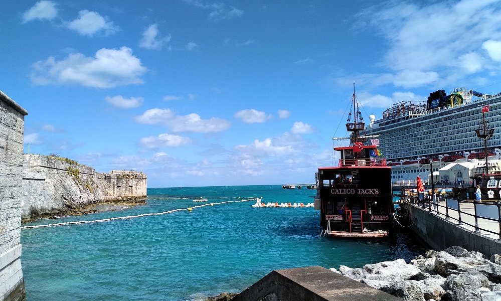 Captain Kirk's Coral Reef Adventures | Bermuda Boat Tours